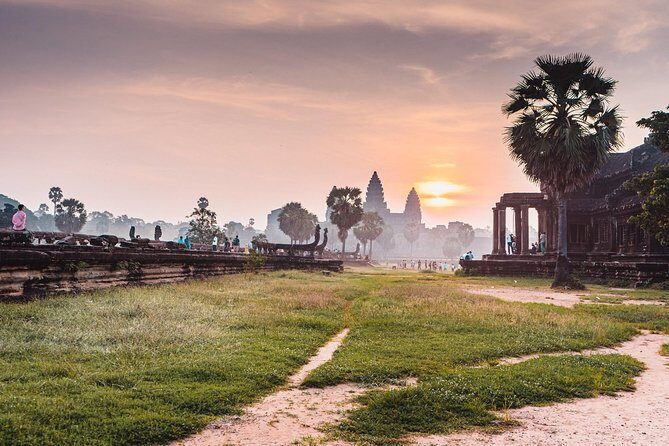 Angkor Wat Small-Group Sunrise Tour from Siem Reap - A Closer Look at the Itinerary