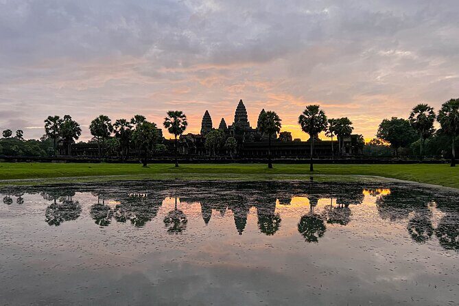 Angkor Wat Sunrise and Market Tour by Jeep - Considerations and Tips