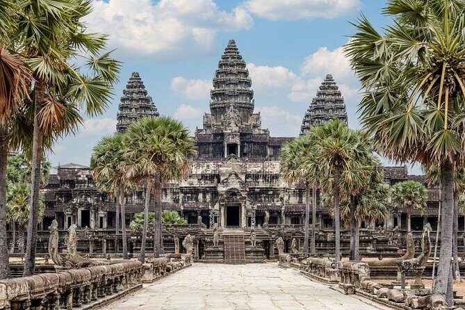 Angkor Wat Sunrise Private Tour via Tuk Tuk from Siem Reap - What Travelers Say