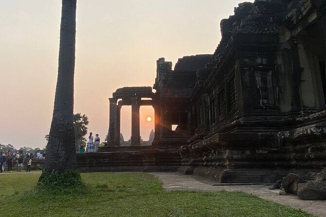 Angkor Wat Sunrise Tour - Authenticity and the Reviews