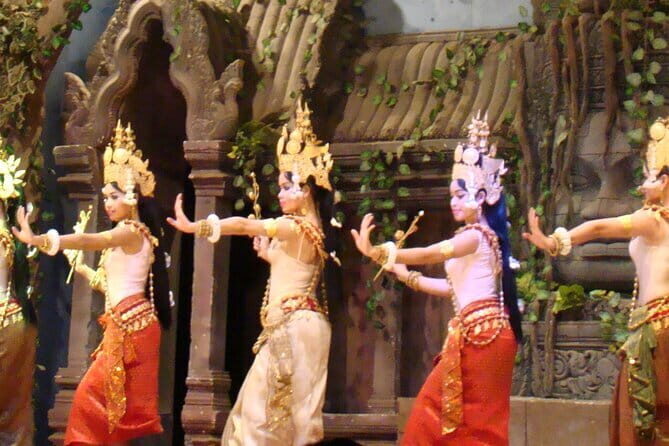 Apsara Dance Performance Including Buffet Dinner and Hotel Pickup - What the Reviews Tell Us