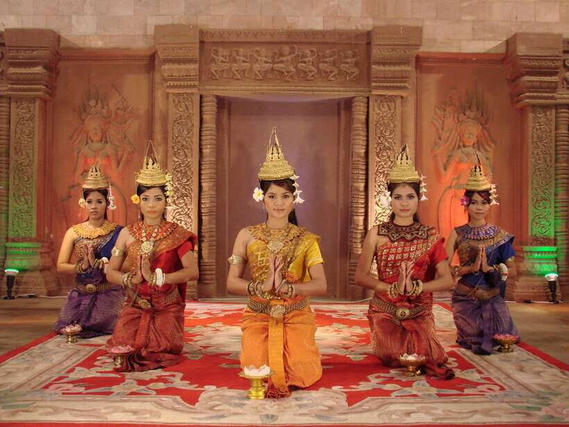 Apsara Theatre Performance include Dinner & hotel pick up - The Dinner: International Buffet