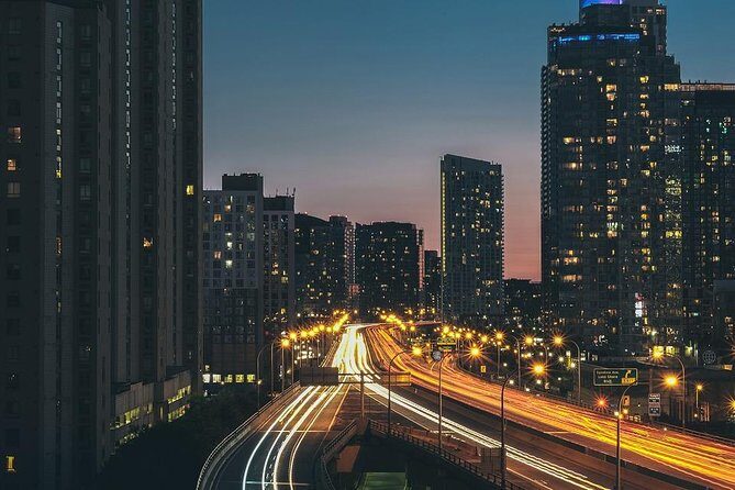 Arrival Private Transfe Toronto YYZ Airport to Toronto by Sedan - Who Will Benefit From This Service?