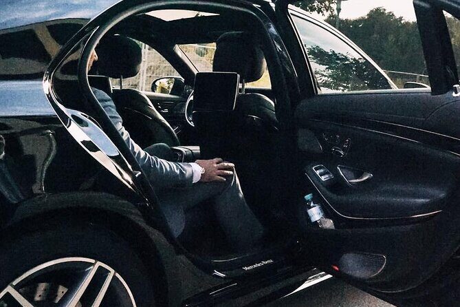 Arrival Private Transfer: Vancouver Airport YVR to Vancouver in Business Car - Why Choose This Transfer?