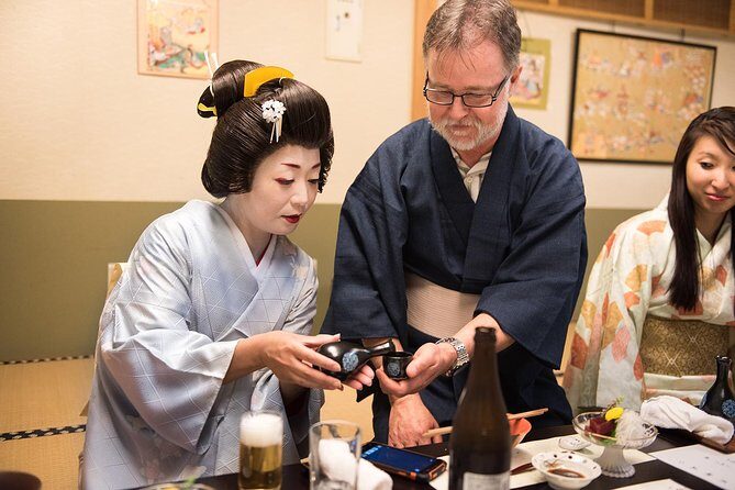 Authentic Geisha Performance with Kaiseki Dinner in Tokyo - Who Should Consider This Tour?