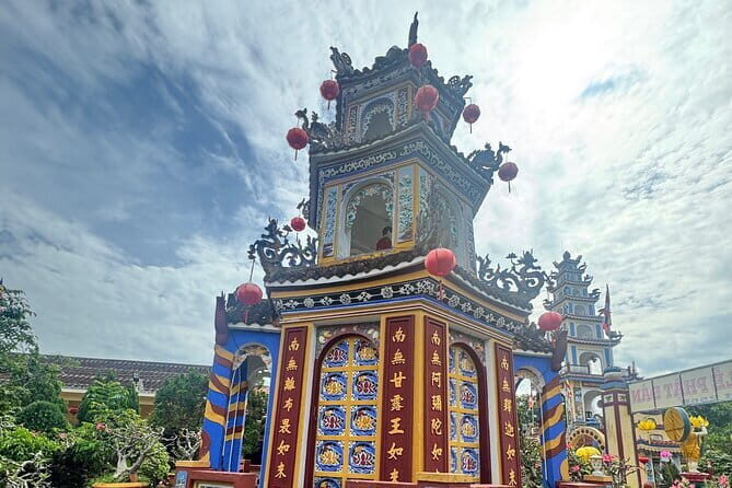 Authentic Hoi An: Temples, Crafts & Market Life Walking Tour - Who Will Love This Tour?