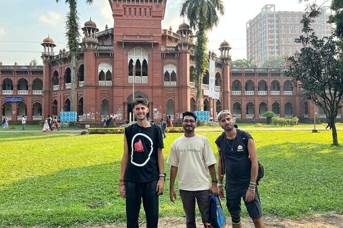 Authentic Old Dhaka Day Tour with Shipyard Visit - Lalbagh Fort: Mughal Grandeur