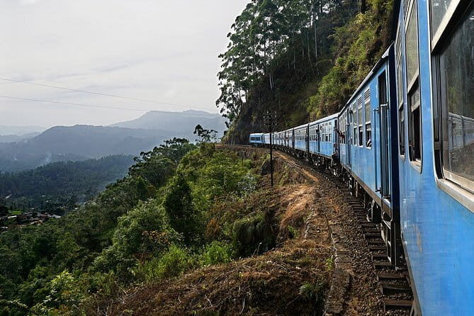 Badulla to Kandy train ride on (Train No: 1006 "Podi Menike") - What Makes This Train Ride Special?