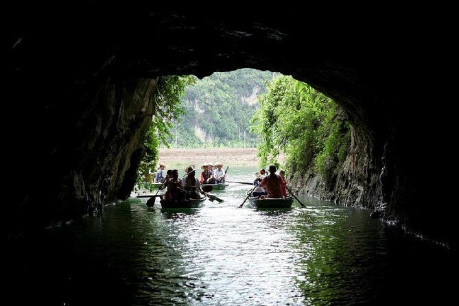 Bai Dinh Temple & Trang An & Mua Cave Tour [Japanese guide, Bai Dinh Temple electric car (round trip), limousine bus, small boat boarding fee, lunch included] - Analyzing the Value and Experience