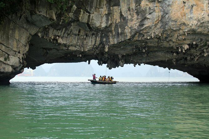 Bai Tu Long Luxury Cruises 2D/1N Tour: Kayaking, Swimming at the pristine places - Who Is This Tour Best For?