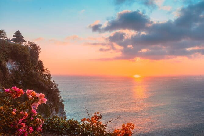 Bali: The Best Uluwatu Sunset, Kecak Dance and Dinner in Jimbaran - Who Should Choose This Tour?