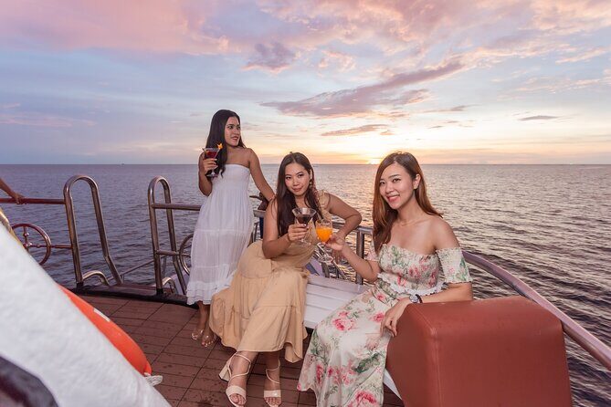 Baliblue Sunset Yacht Party Cruise with Music and Dancer - What We Love About This Experience