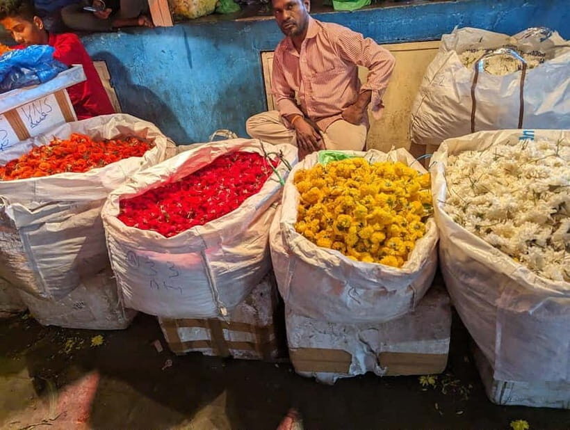 Bangalore: Palace, Temples, Fort & Markets Walking Tour - Authentic Experiences and Practicalities