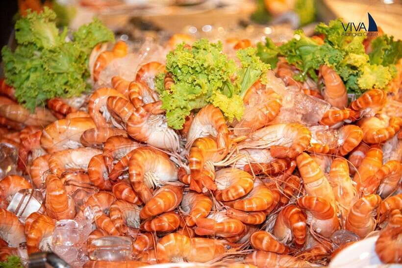 Bangkok: Alangka Luxury Chao Phraya Dinner Cruise - What to Expect on the Cruise