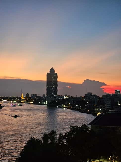 Bangkok: Chinatown Tour with Street Art, Sky Bar & Food - Visiting the Secret Sky Bar at Sunset