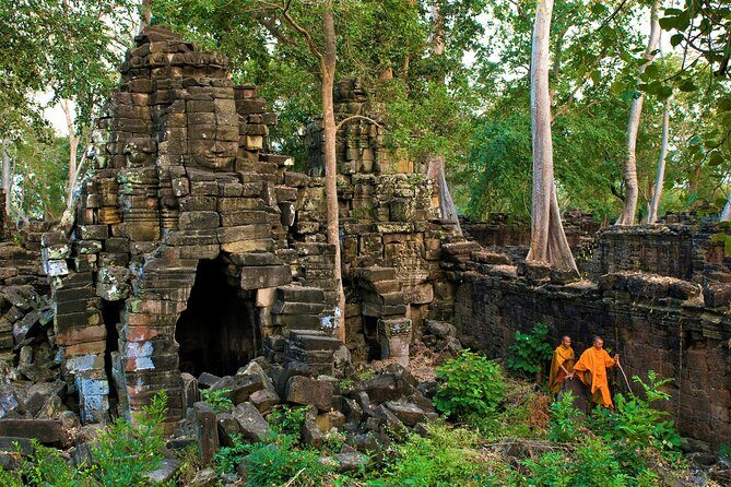 Banteay Chhmar Temple & Silk Farm Private Day Trip from Siem Reap - Banteay Toap: A Tribute to Khmer Military Prowess