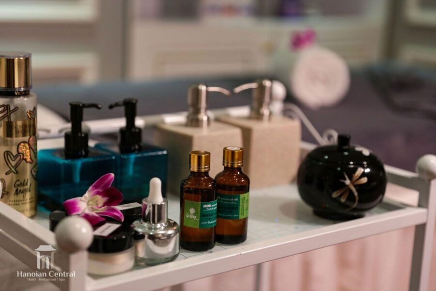 Basic facial care + Aroma Massage - Key Points