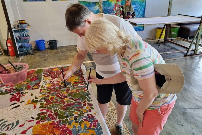 Batu Caves and Malaysian Handicraft Tour with Batik & Pewter - Authentic Experiences and Insights from Travelers