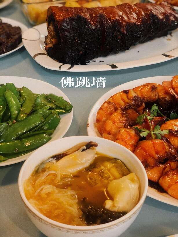 Beijing Market Tour with 10-course Family Feast - Who Should Consider This Tour?