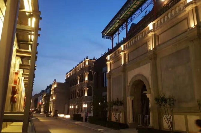 Beijing Private Layover Tour of Ming Tombs, Fragrant Hills and Qianmen Street - Exploring the Ming Tombs