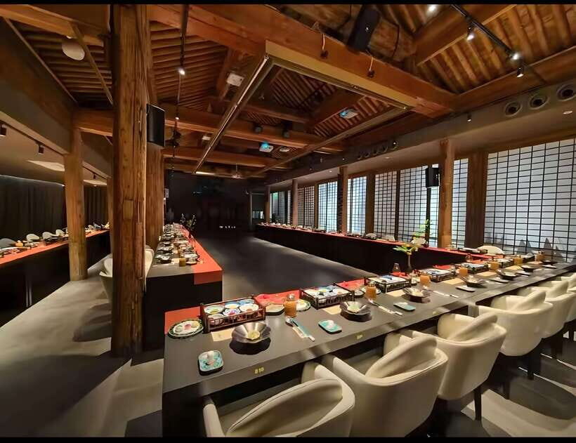 Beijing Royal Dinning Experience with cultural performance - The Venue: A Luxurious Courtyard in the Heart of Beijing