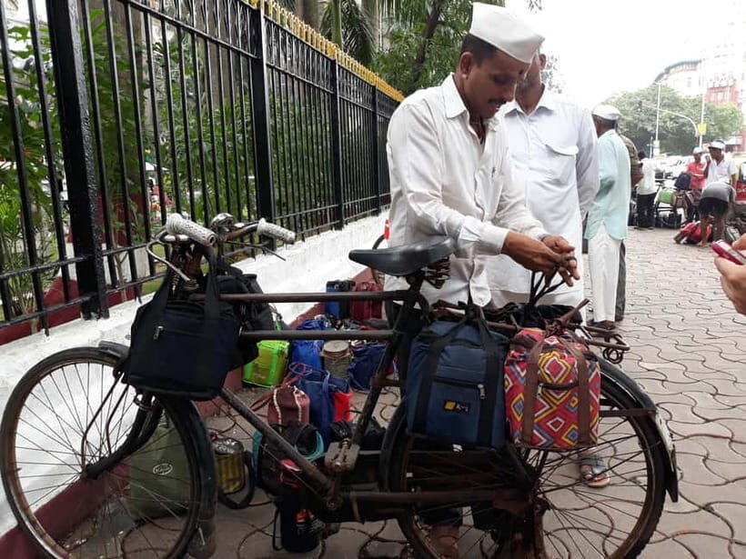 Best Combo Tour: Dabbawalas, Dhobi Ghat and Slum with Train - The Details of the Tour