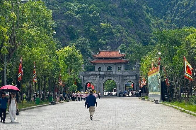 Best Private Tour Hanoi to Ninh Binh Discover Tam Coc & Hoa Lu - Who Should Book This Tour?