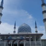 Blue Mosque And Batu Caves Private Tour from Kuala Lumpur - Transport and Practical Details