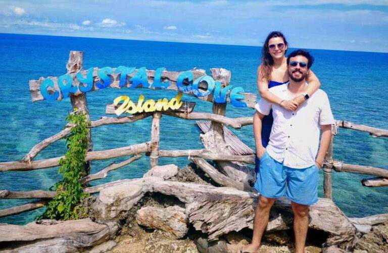 Boracay: Island Hopping with Lunch and Crystal Cove Island - Key Points