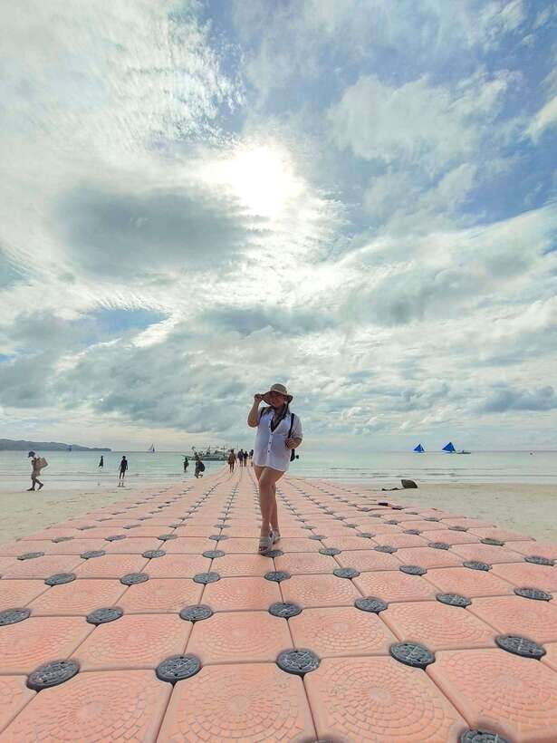 Boracay: Island Hopping with Lunch - The Value of the Experience