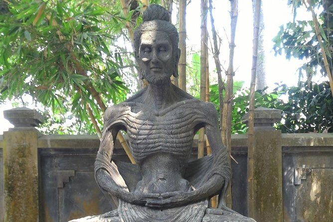 Borobudur Temple Climb To The Top & Prambanan Temple - 1 day tour - Mendut Temple: A Short Cultural Detour