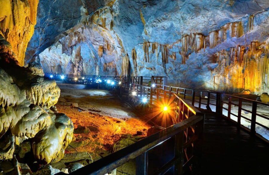 Botacnic Garden, Paradise Cave & Phong Nha Cave Tour - Visiting the Botanical Garden: A Breath of Fresh Air