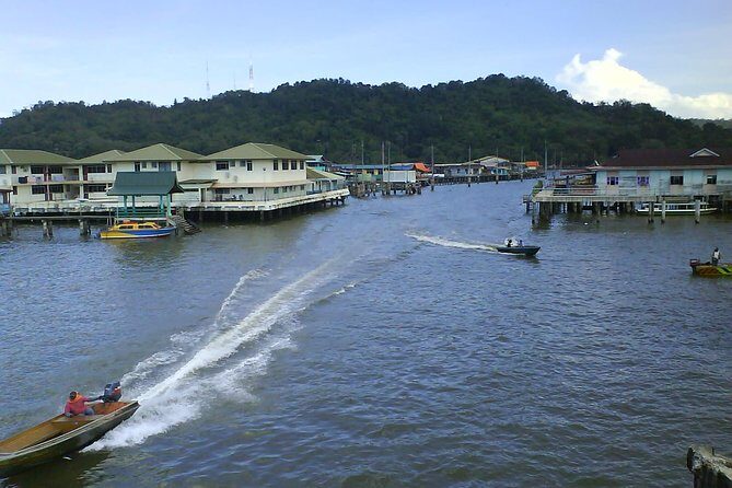 Brunei Heritage Tour - Cross Border and First Stop: Billionth Barrel Monument