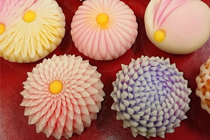 Cafe Lunch and Cultural Experiences of Japan - Tsumami-Zaiku Crafting: Creating Elegance with Fabric