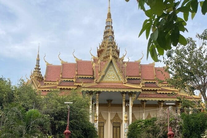 Cambodia Private Taxi - Siem Reap & Angkor Wat Temple Area Tour - Exploring Siem Reap and Angkor Wat