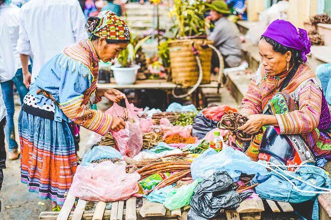 Cao Son Market full day tour from Sapa - FAQs