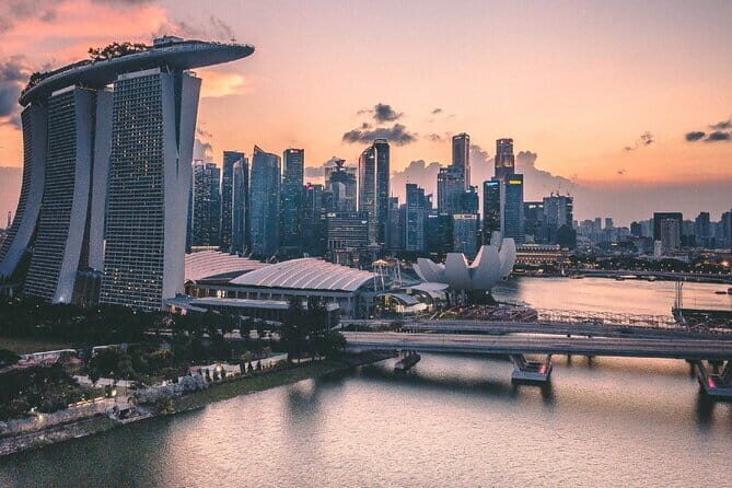 Captain Explorer DUKW Tour Weekdays or Weekends (DUCK) - The Land Segment: Starting at Marina Square