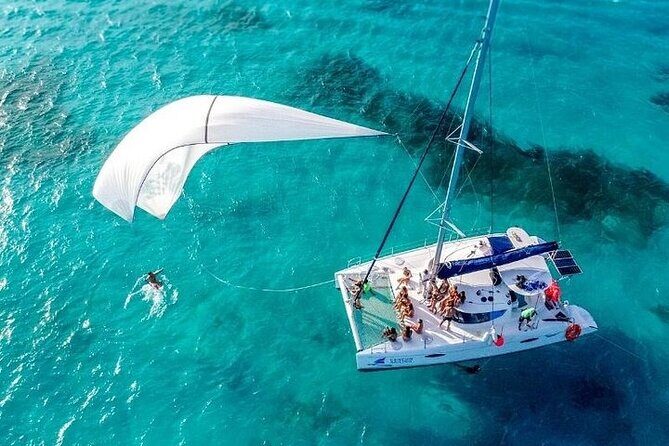 Catamaran Party on the Caribbean Sea to Isla Mujeres - The Itinerary in Detail
