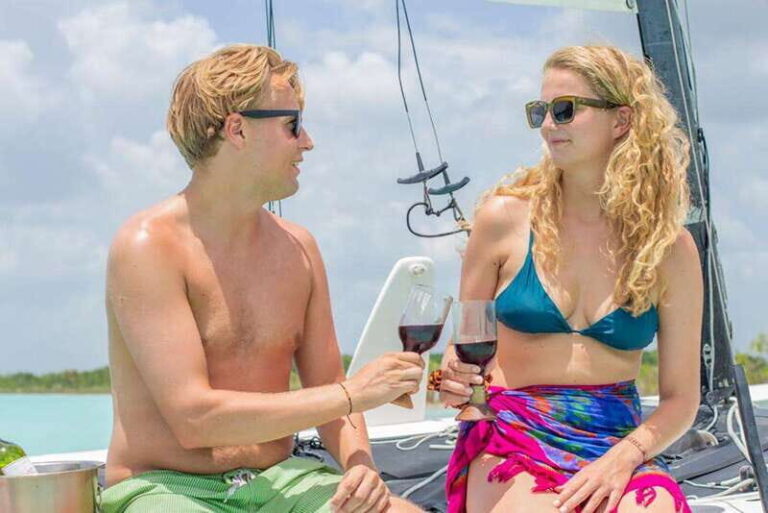 Catamarán Through the Bacalar Lagoon and Make New Friends - What’s Included and What to Make Note Of