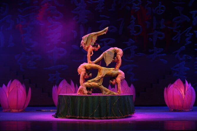 Chaoyang Theatre Beijing Acrobatic Show Tickets - Authentic Atmosphere and Audience Experience