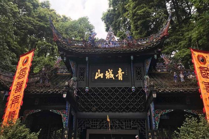 Chengdu Private Day Tour: Du jiang yan Panda Base and Qingcheng Mountain - Details That Matter: Transport, Timing, and Practicalities