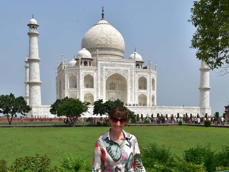 Chennai to Taj Mahal, Agra day trip with return flights - Key Points