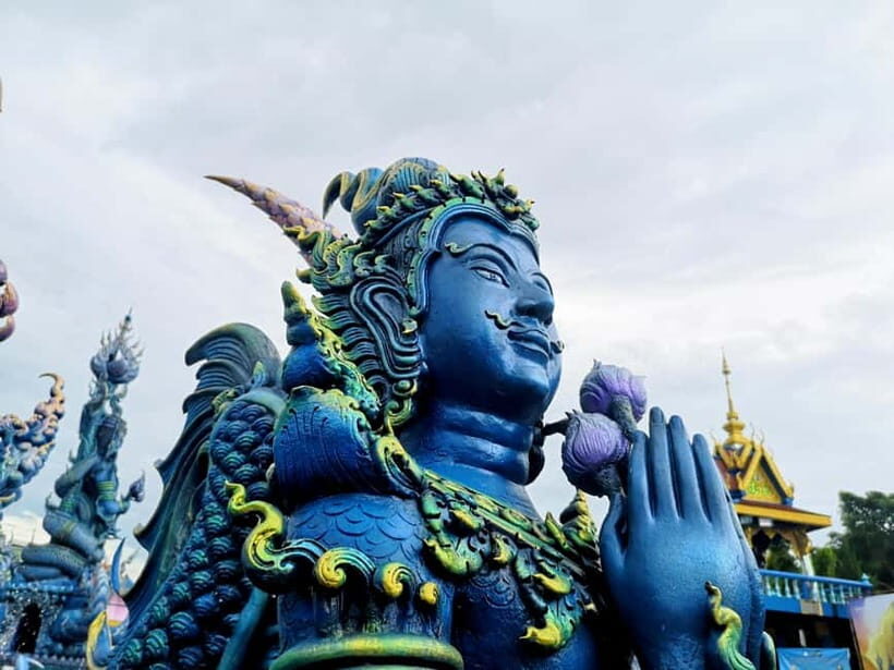 Chiang Mai: Chiang Rai Temples and Long-Neck Karen Village - Detailed Breakdown of the Itinerary
