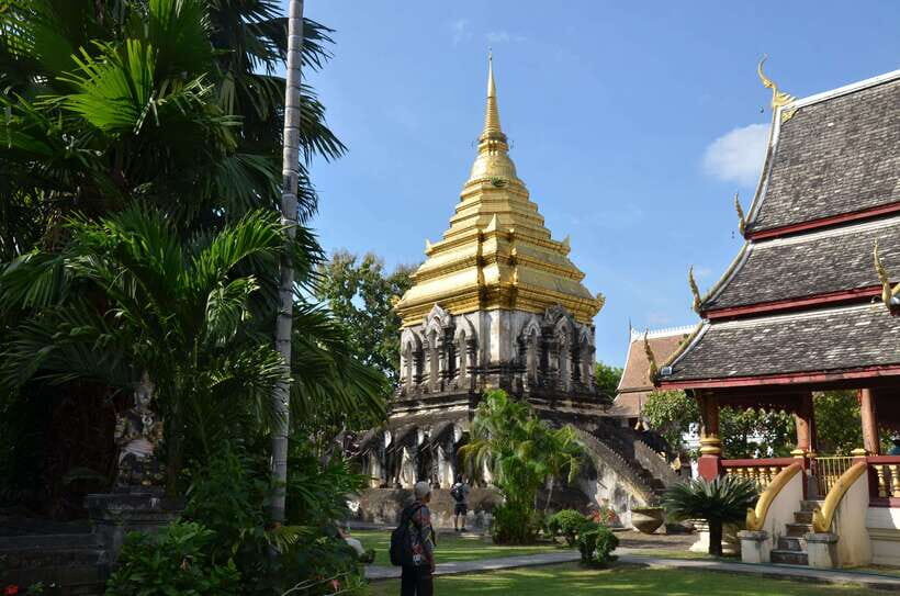 Chiang Mai: Historic Temples and City Guided Walking Tour - Practical Details and What to Expect