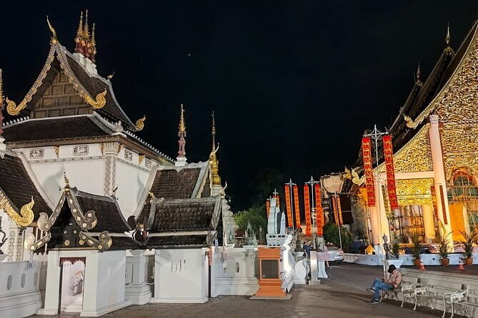 Chiang Mai Old City & Temples 3 hour Twilight Walking Tour - An In-Depth Look at the Tour Experience