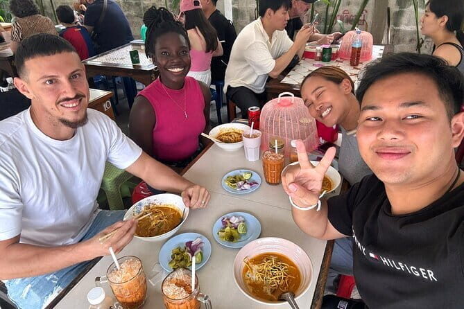 Chiang Mai Private Walking Tasting Tour with Secret Food Tours - Street Food at Intrawarorot Road: The Heartbeat of Chiang Mai’s Eating Culture