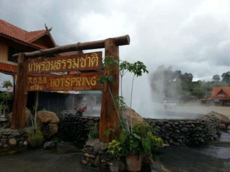 Chiang Mai to Chiang Rai: 3 Temples & Hot Springs & Pickup - What to Expect from This Tour