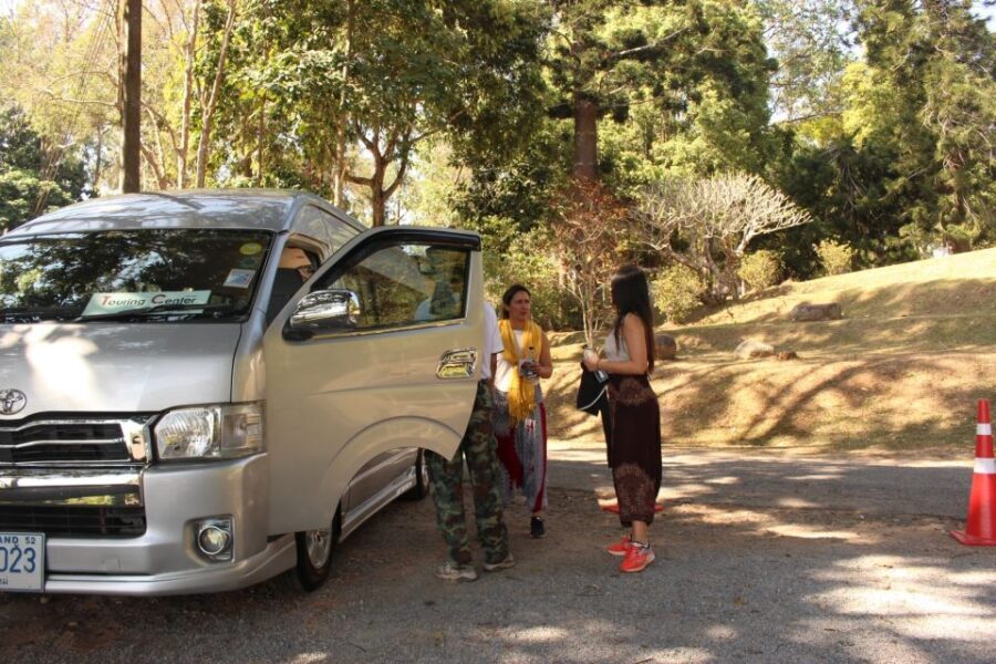 Chiang Mai Trek: Doi Suthep Area w/ Market and Temple Visit - Transport, Guide, and Group Dynamics