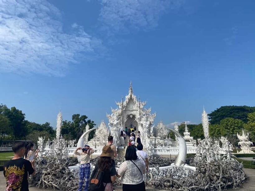 Chiang Rai: 3 Temples, Long Neck Village & Lalitta Café - FAQ