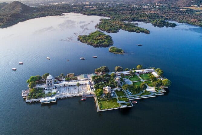 City Palace Museum WALK " Travel With Chinmay - Famous Landmarks: Clock Tower and Miniature Art School